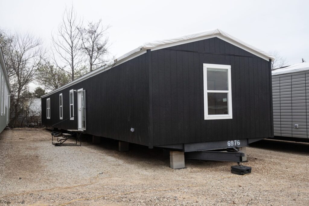 ATLANTIS 16X76 - Jessup Housing